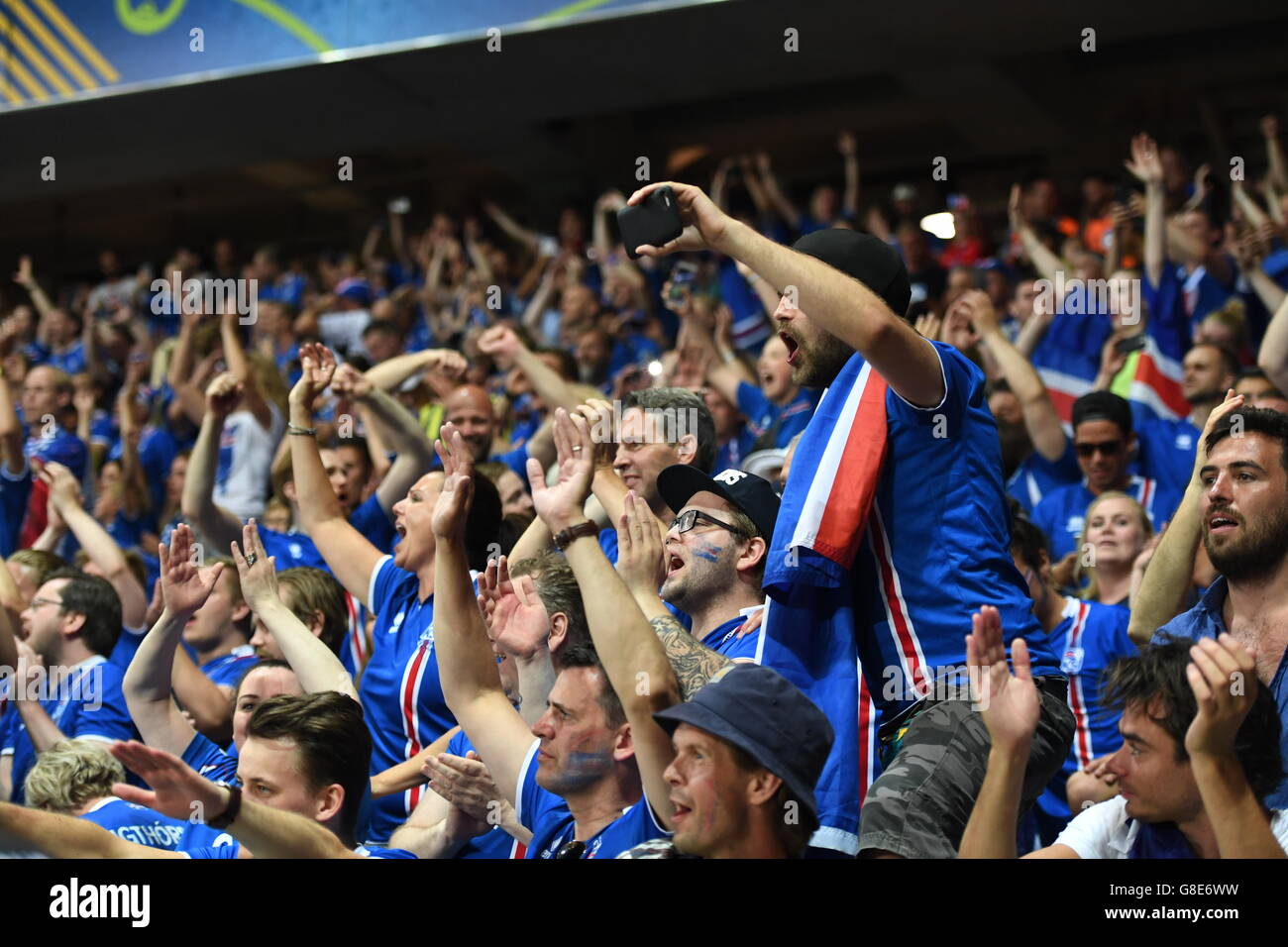 Nice, France. 27th June, 2016. Supporters of Iceland celebrates in the ...