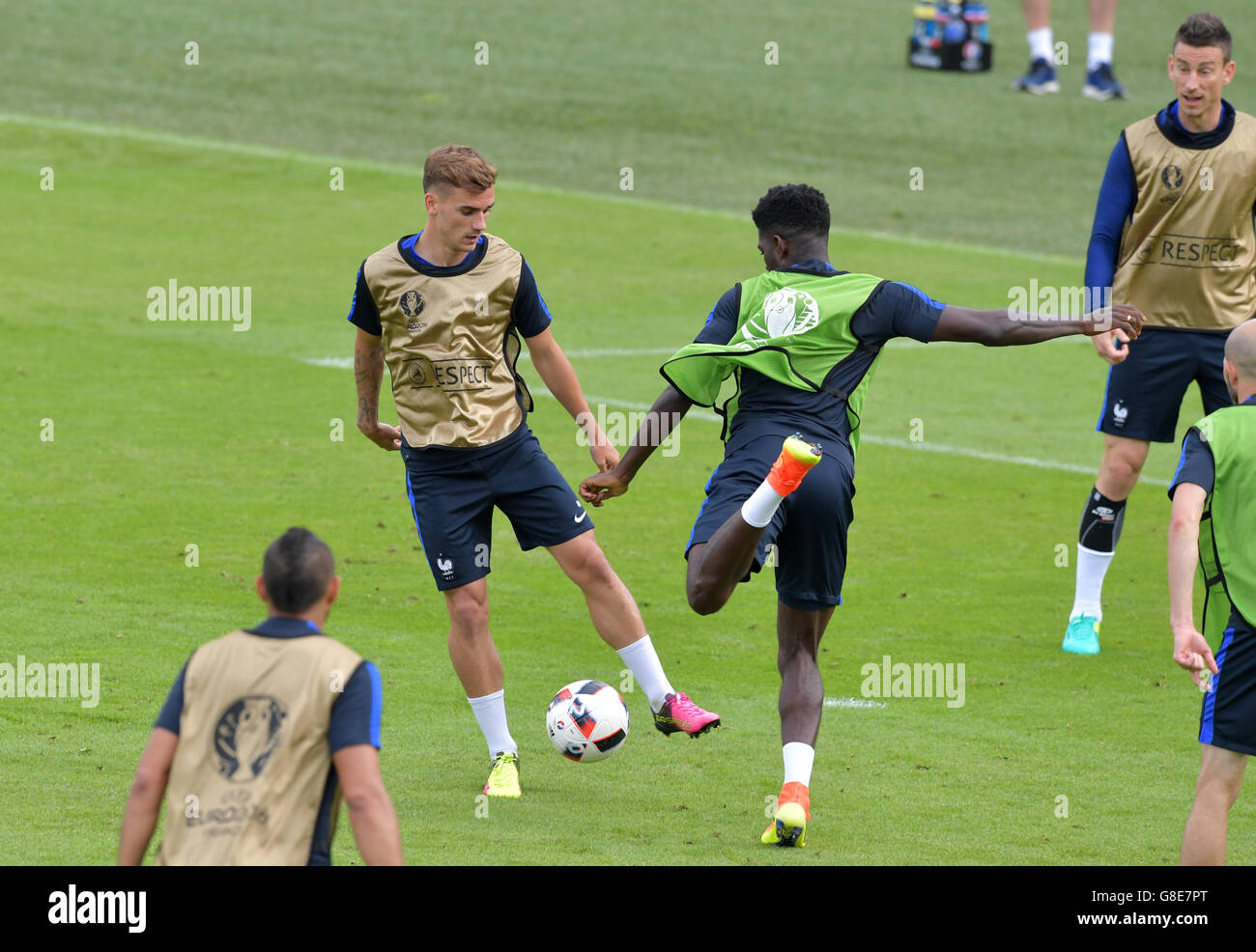 Antoine Griezmann (L) of France in action during a public soccer ...