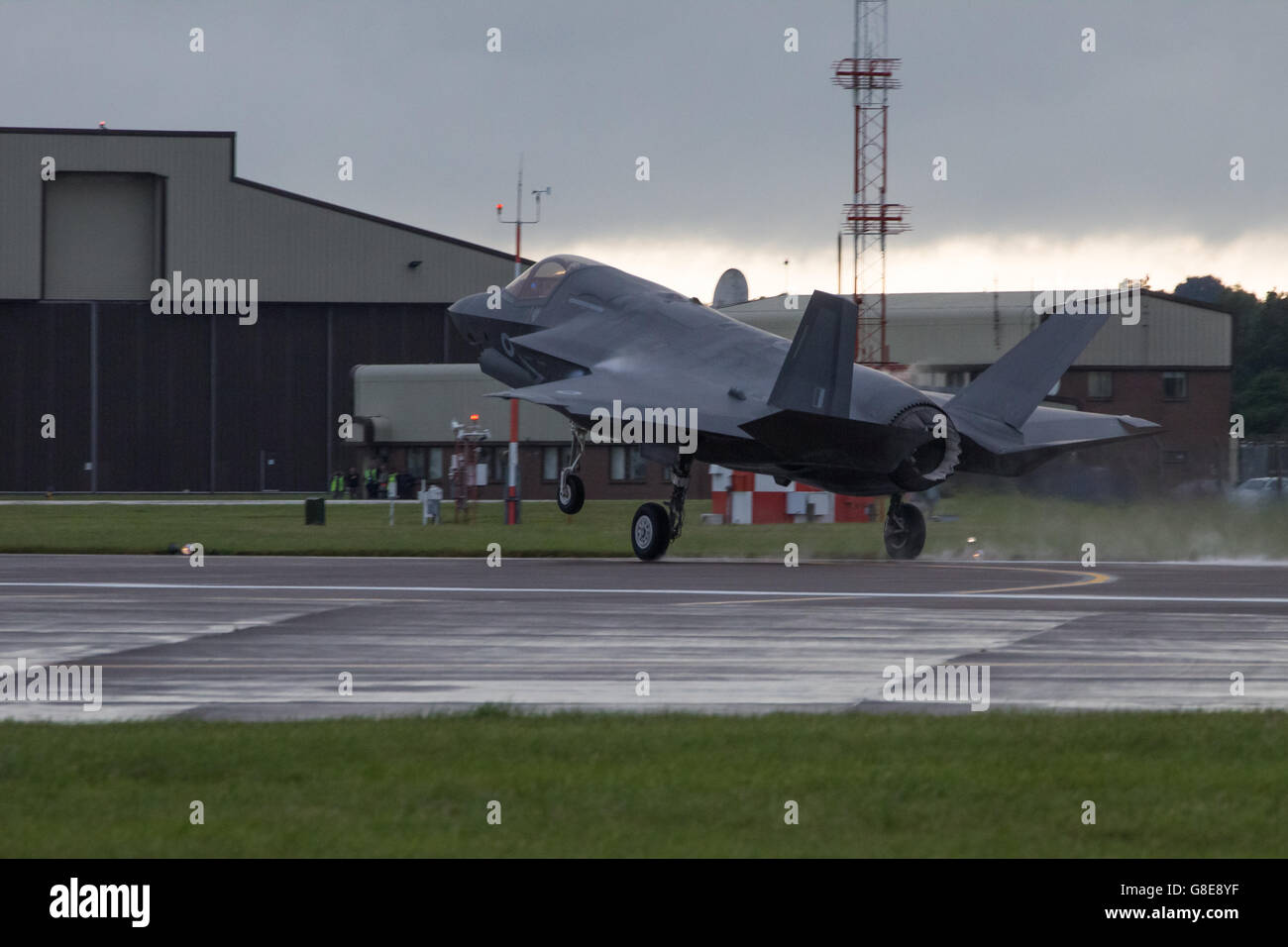 F-35 Fighter Jets arrive at RAF Fairford, UK for the first time in the ...