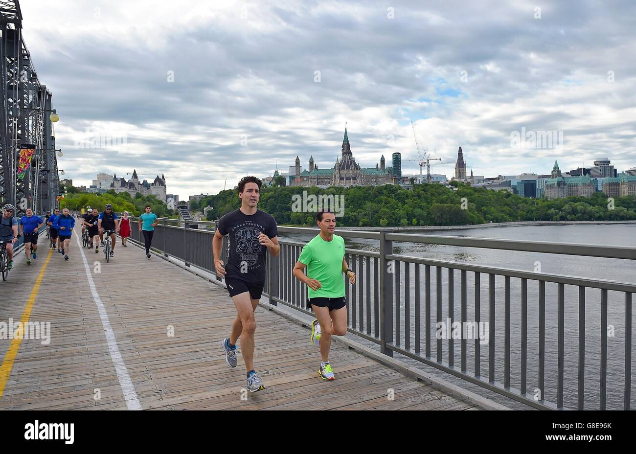 Justin trudeau and enrique peña nieto hi-res stock photography and ...