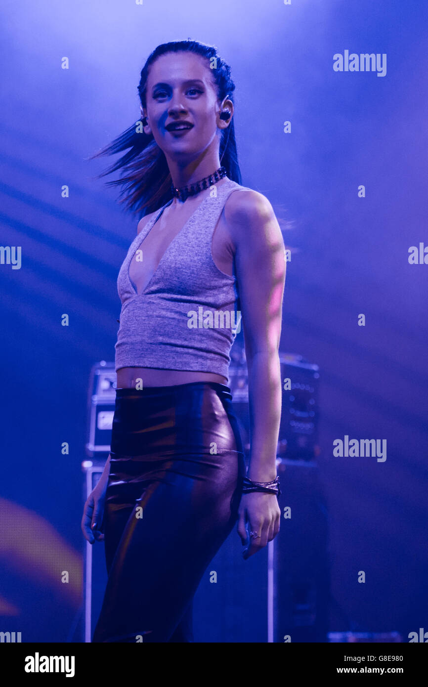 Samantha gongol hi-res stock photography and images - Alamy