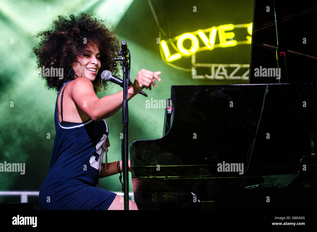 Singer kandace springs hi-res stock photography and images - Alamy