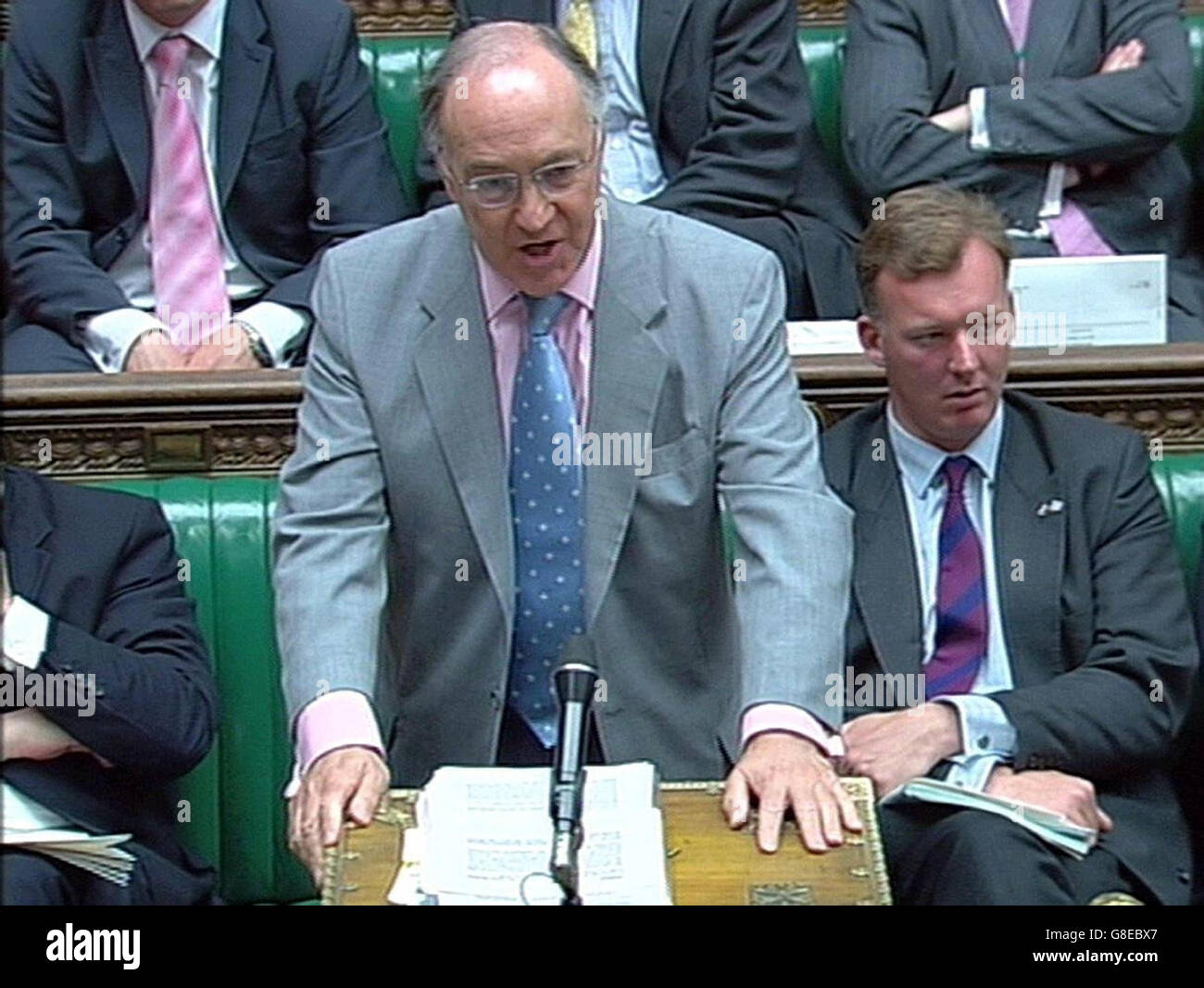 Conservative leader michael howard prime ministers questions house ...