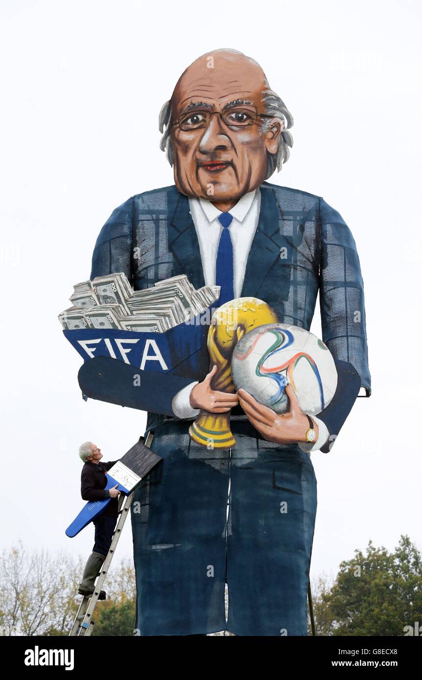 Artist Frank Shepherd puts the final touches to the Edenbridge Bonfire ...