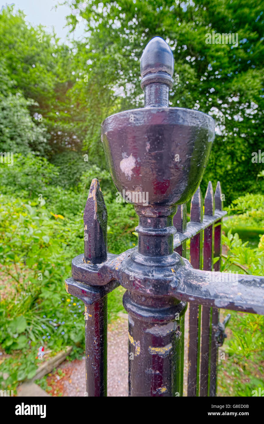 Cast iron railings hi-res stock photography and images - Alamy