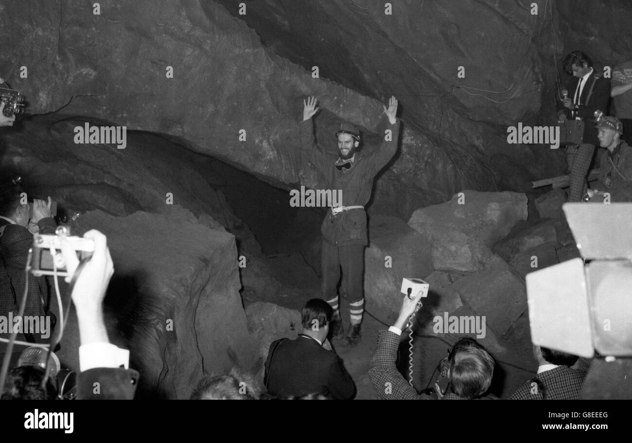 World Underground Endurance Record - David Lafferty - Cheddar Caves ...