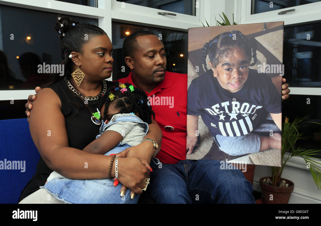 Norris right pat martin sit either side daughter tashana rae hi-res ...