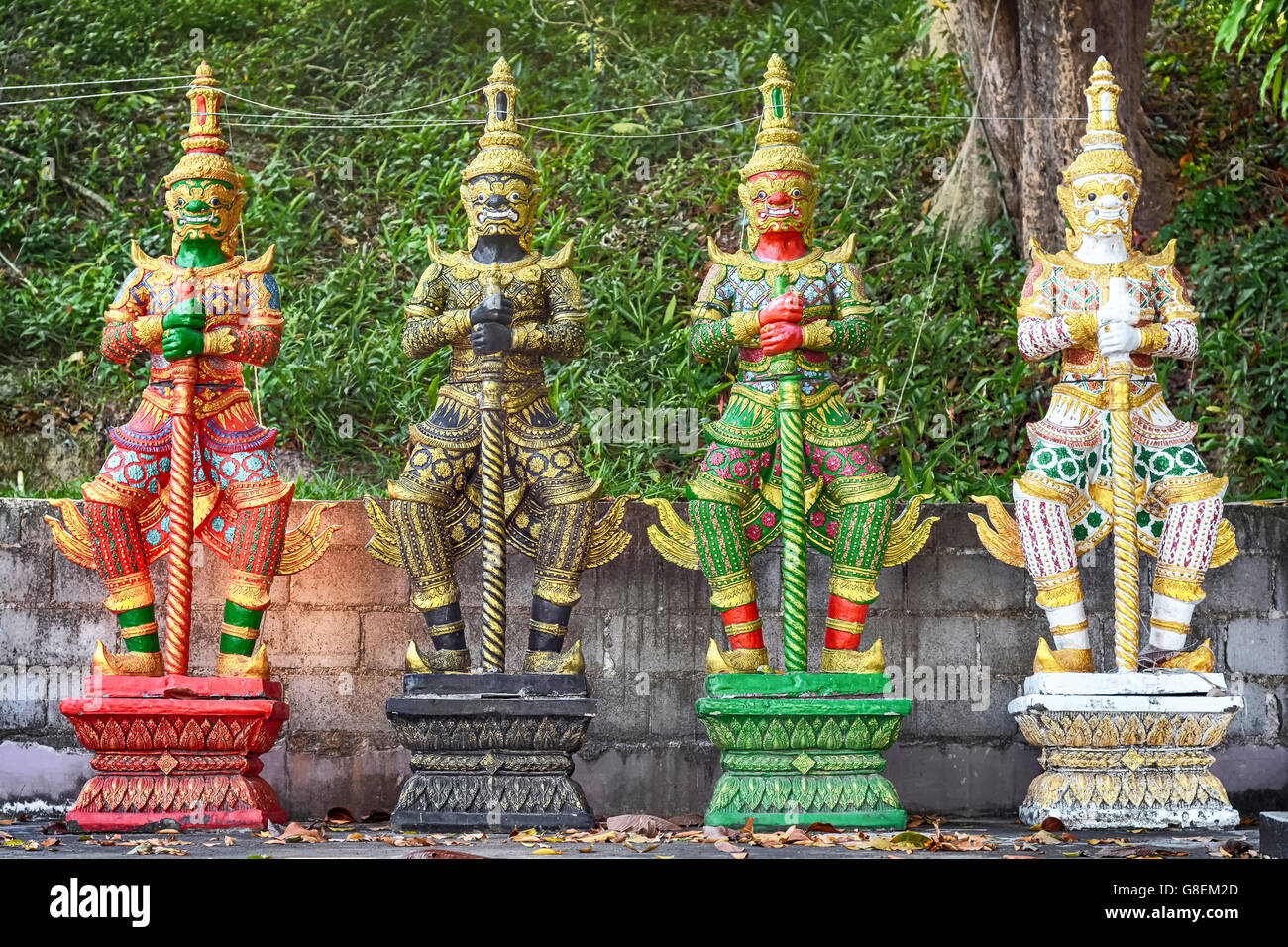 Thai Yaksa warrior guards statues Stock Photo - Alamy