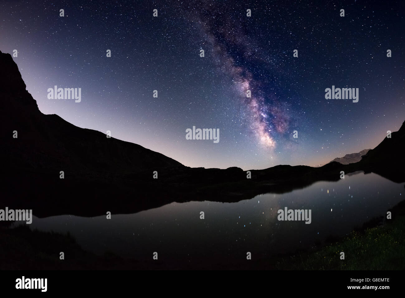The outstanding beauty of the Milky Way arc and the starry sky ...