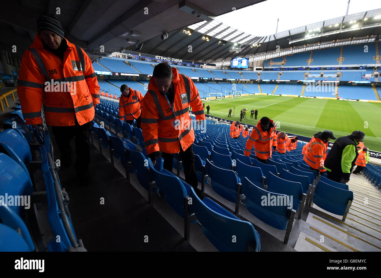 Stadium security check hi-res stock photography and images - Alamy