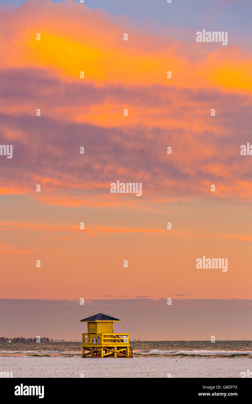 Sunset at Siesta Key beach and Gulf of Mexico in Sarasota, Florida ...
