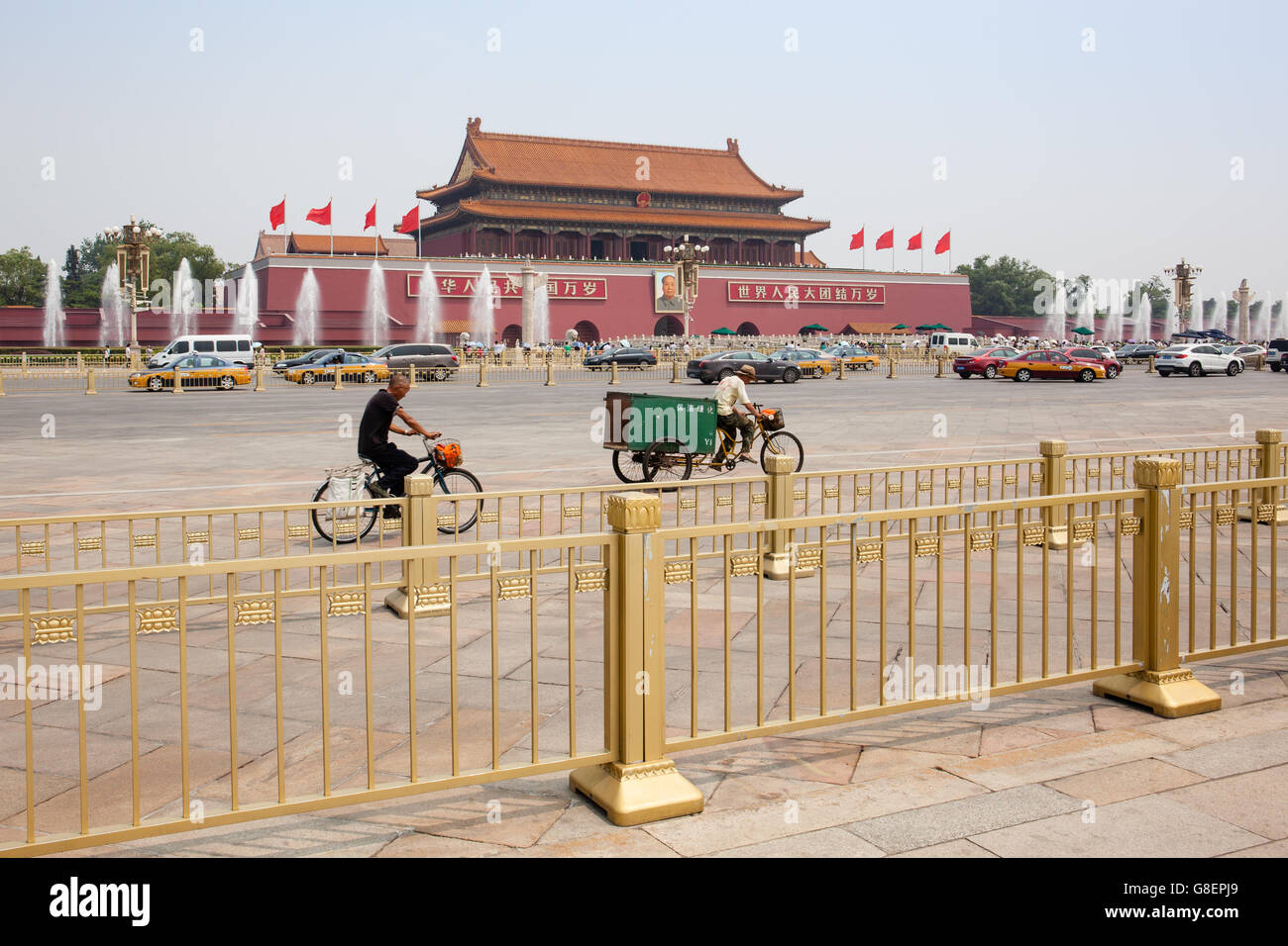 China beijing street scene bicycles hi-res stock photography and images ...