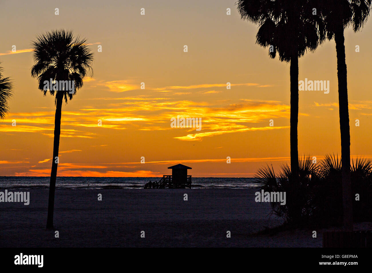 Sunset on Siesta Key beach along the Gulf of Mexico in Sarasota ...