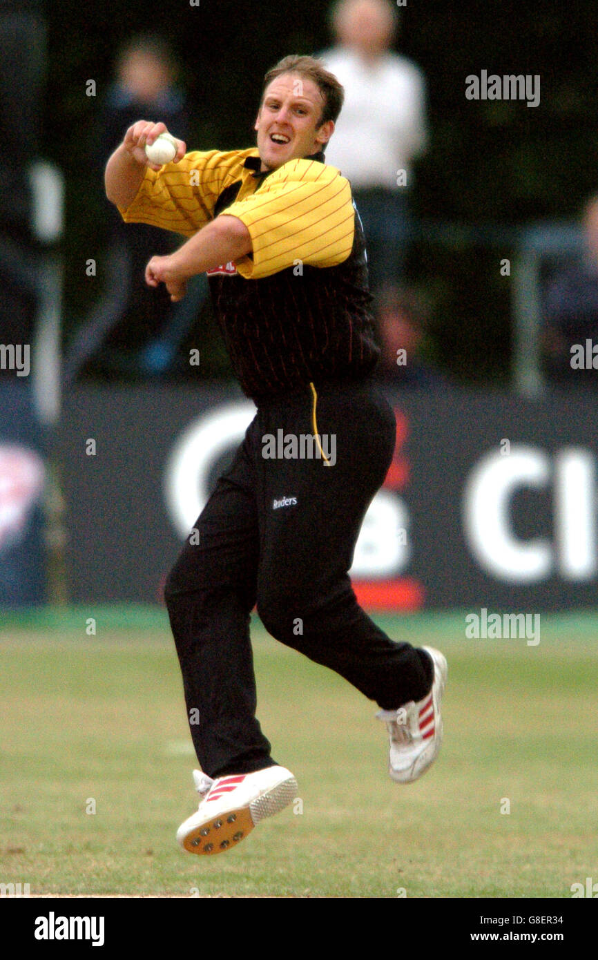 Kent spitfire v middlesex crusaders hi-res stock photography and images ...