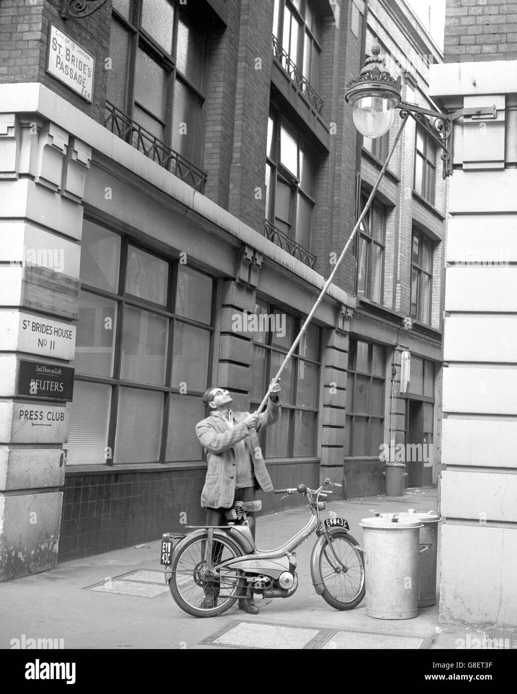 Lamplighter - Salisbury Square, London Stock Photo - Alamy