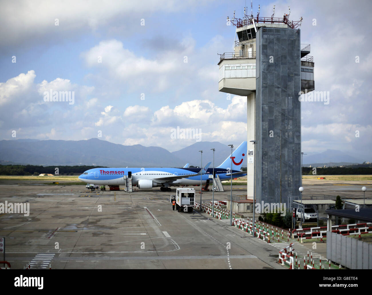 On runway gv general view plane aeroplane hi-res stock photography and ...