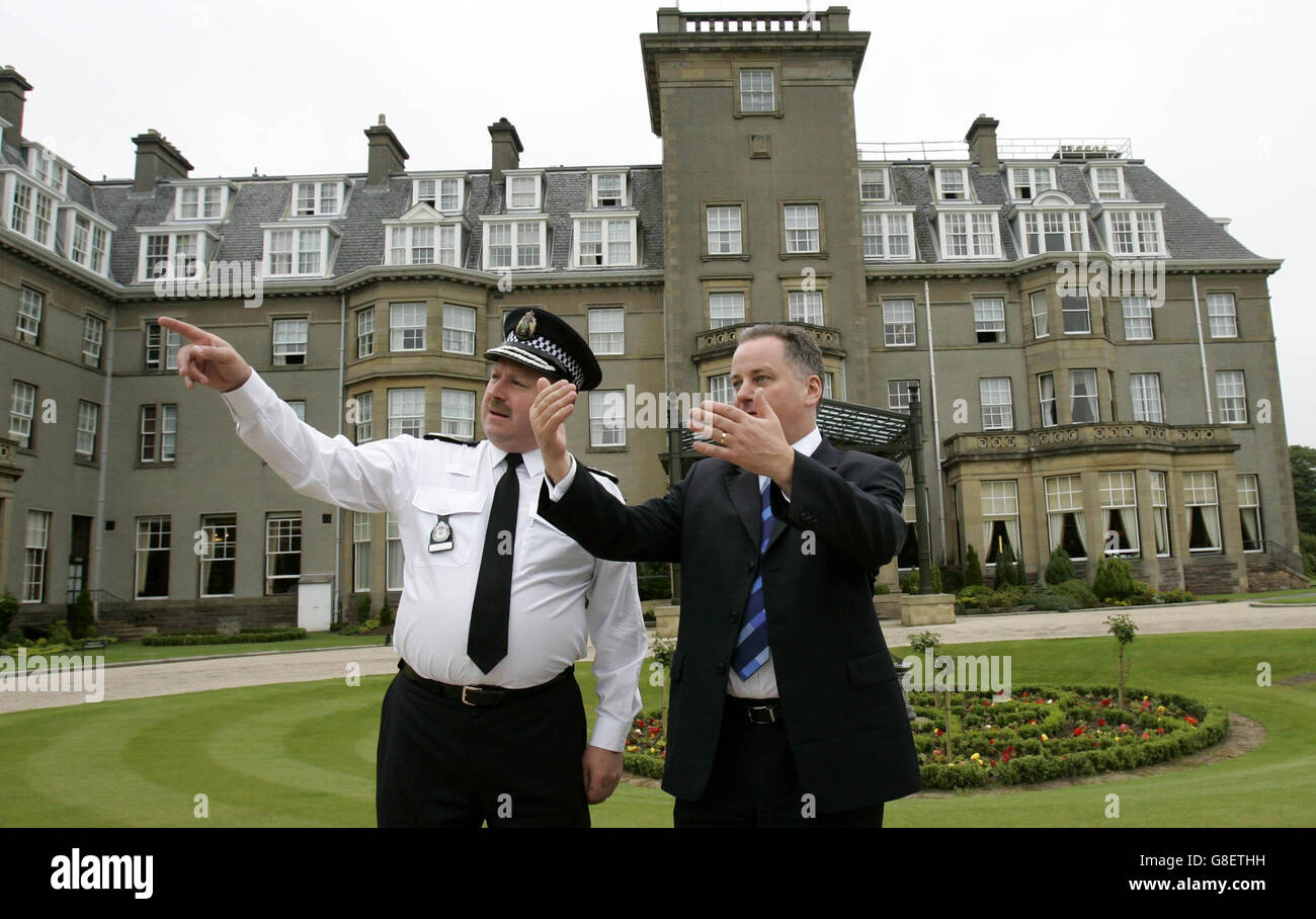 Tayside Chief Constable John Vine and First Minister Jack McConnell ...