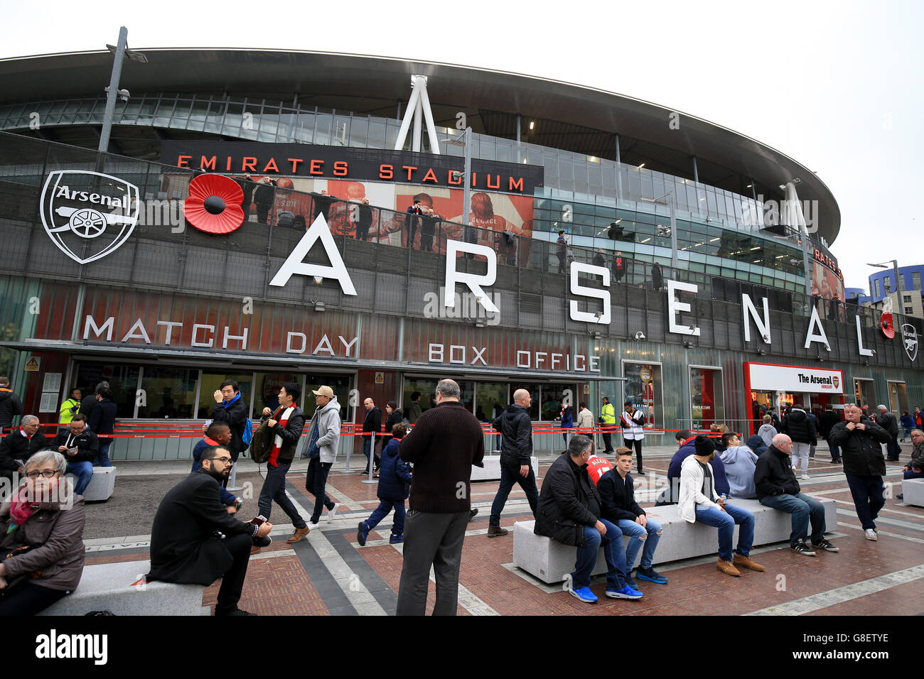 Arsenal sign outside emirates stadium hi-res stock photography and ...