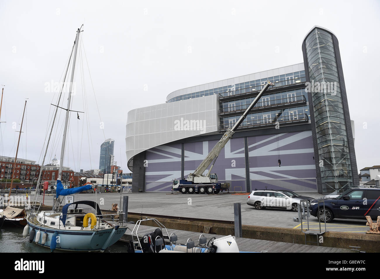 Land rover headquarters hi-res stock photography and images - Alamy