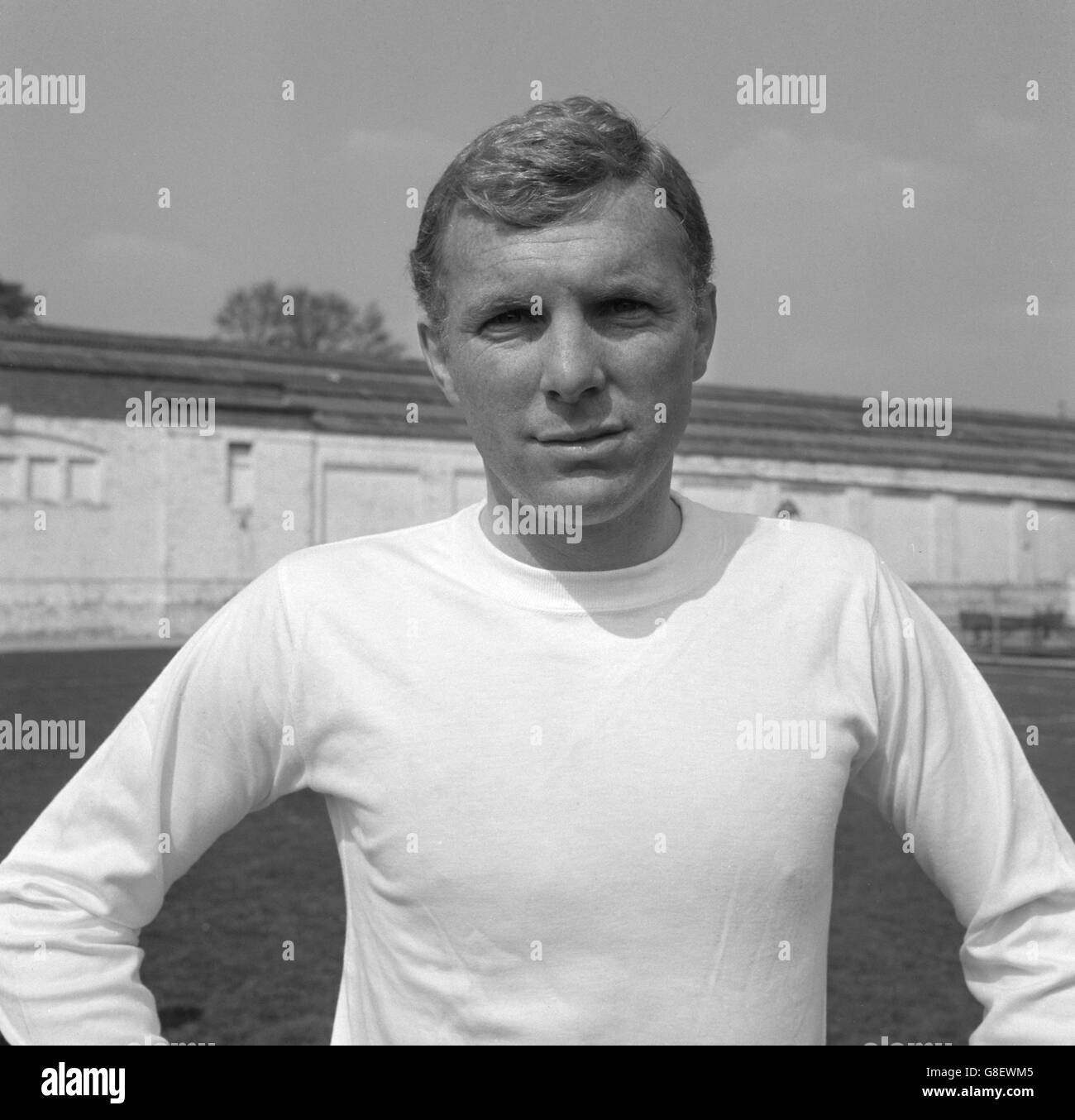 Captain bobby moore centre hi-res stock photography and images - Alamy