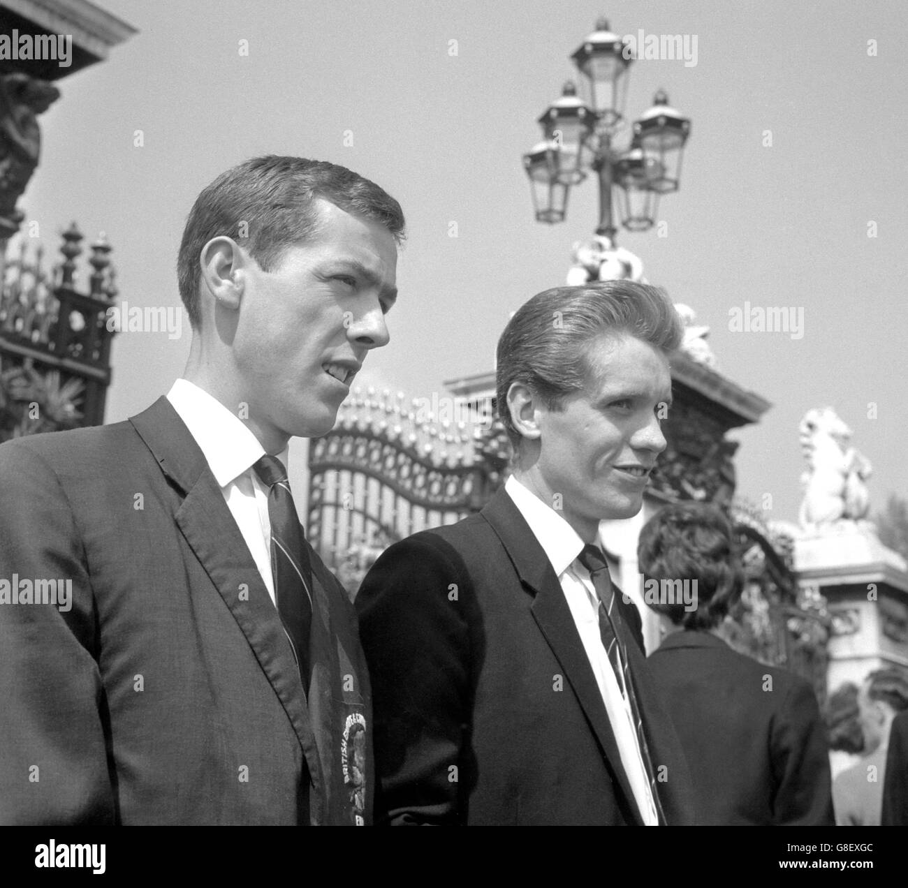 Athletes Mel Batty (l) and Maurice Herriott pictured at Buckingham ...