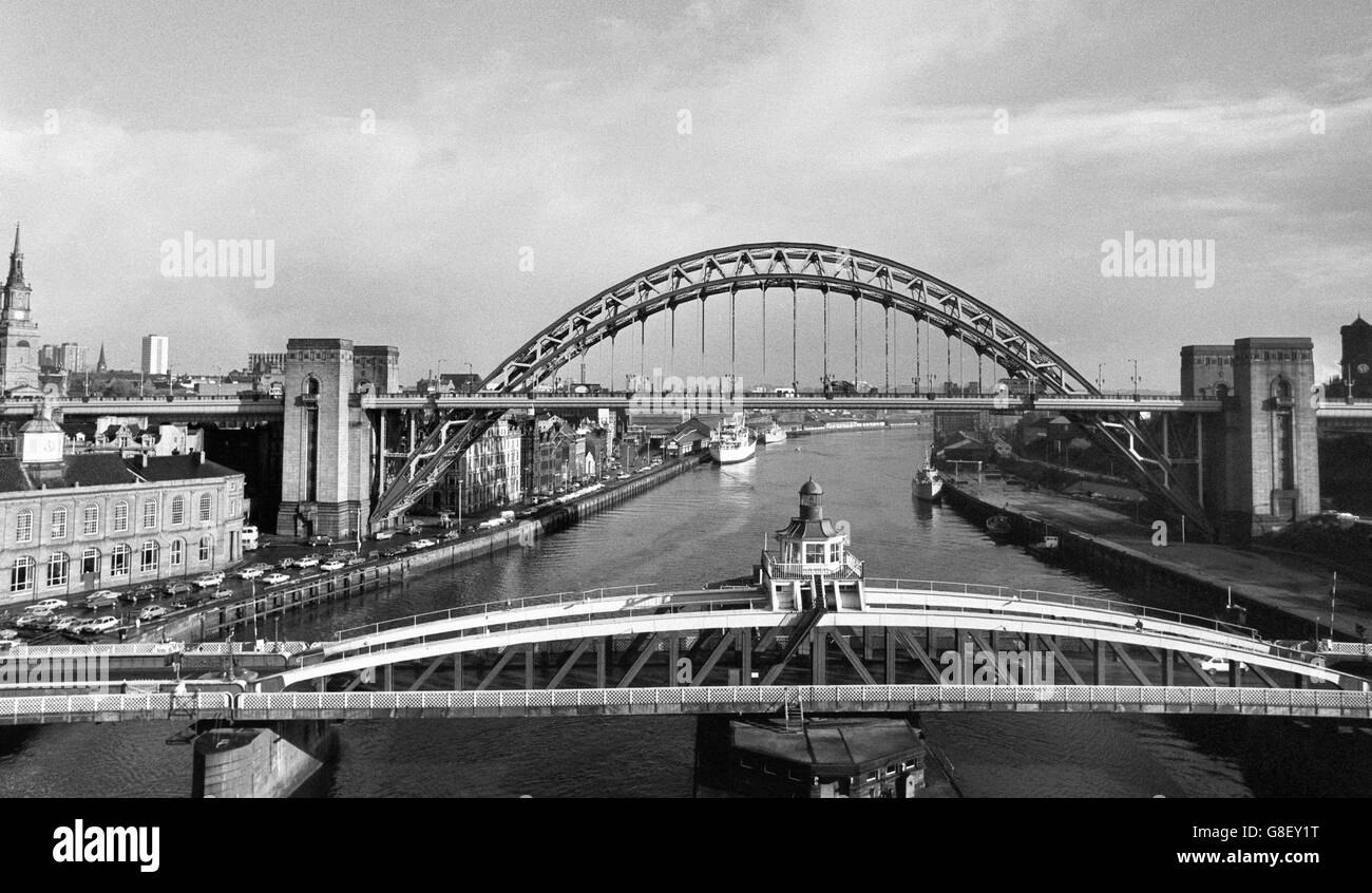 A view from the high level bridge, looking over the Swing Bridge to the ...