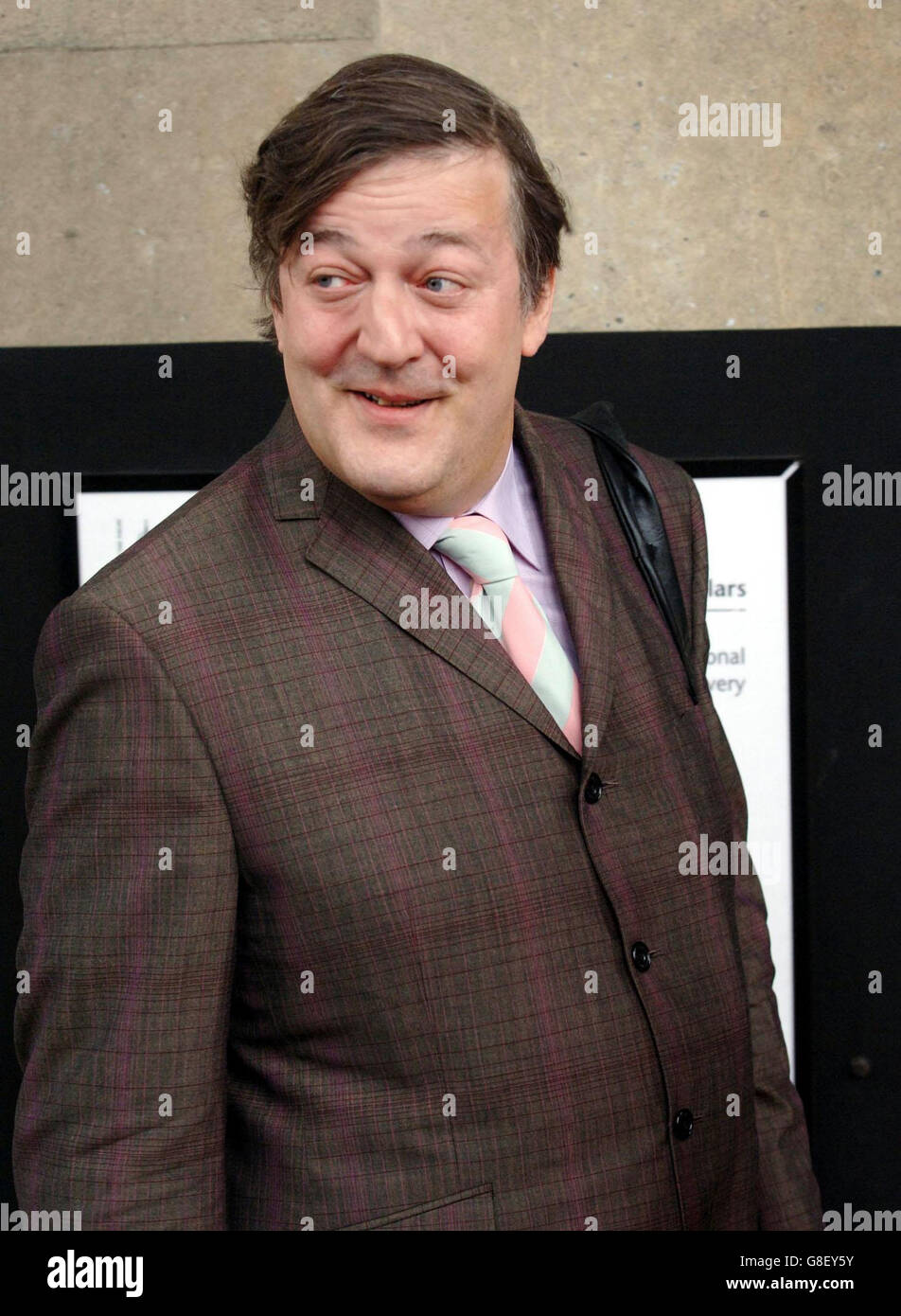 Sir john mills memorial hi-res stock photography and images - Alamy