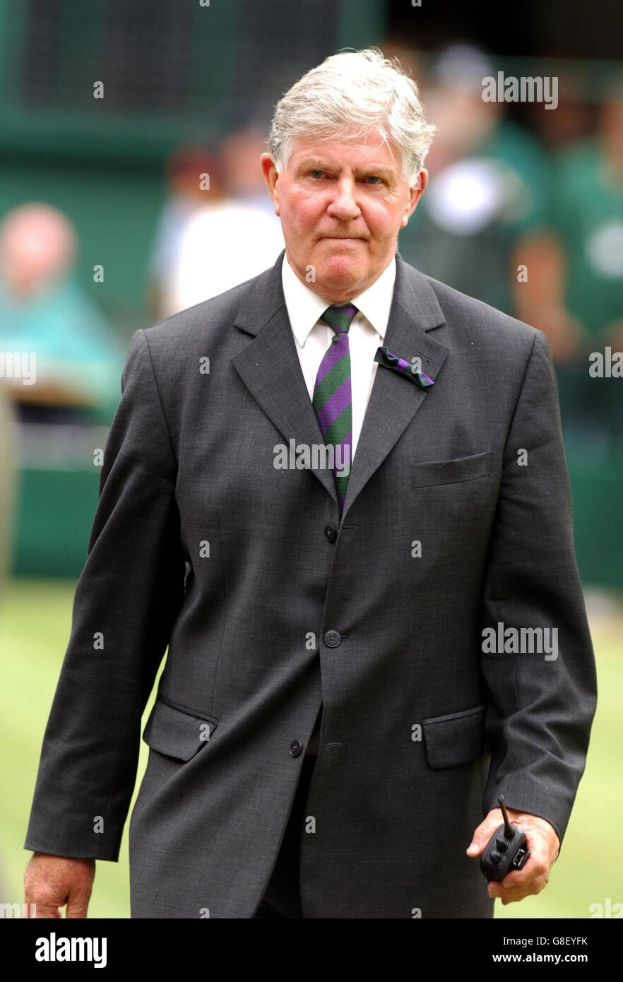 Wimbledon referee alan mills walks on centre court hi-res stock ...
