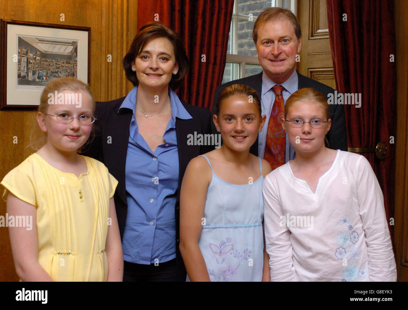 Helen crump left right hi-res stock photography and images - Alamy
