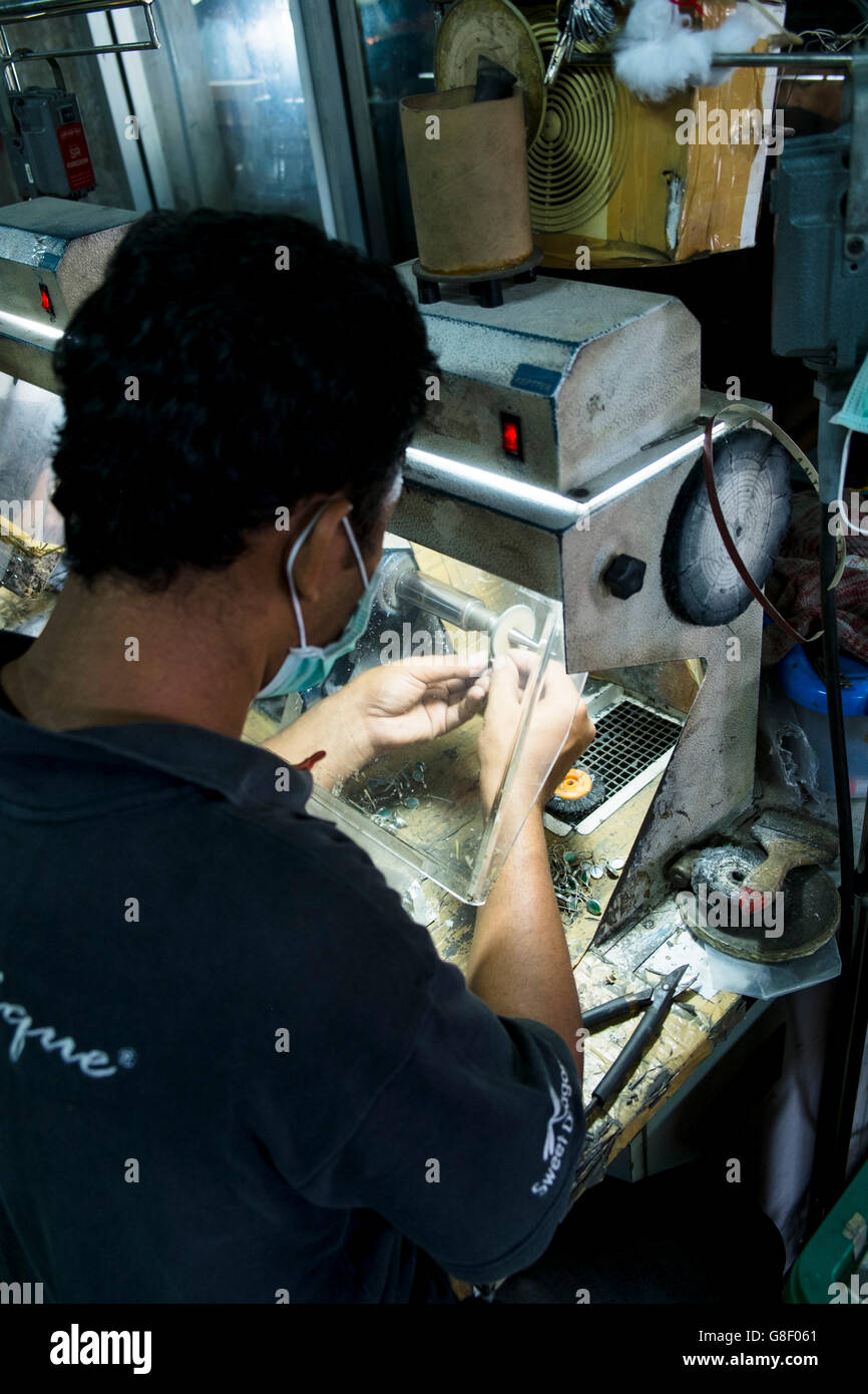 Jewellers and silversmiths hi-res stock photography and images - Alamy