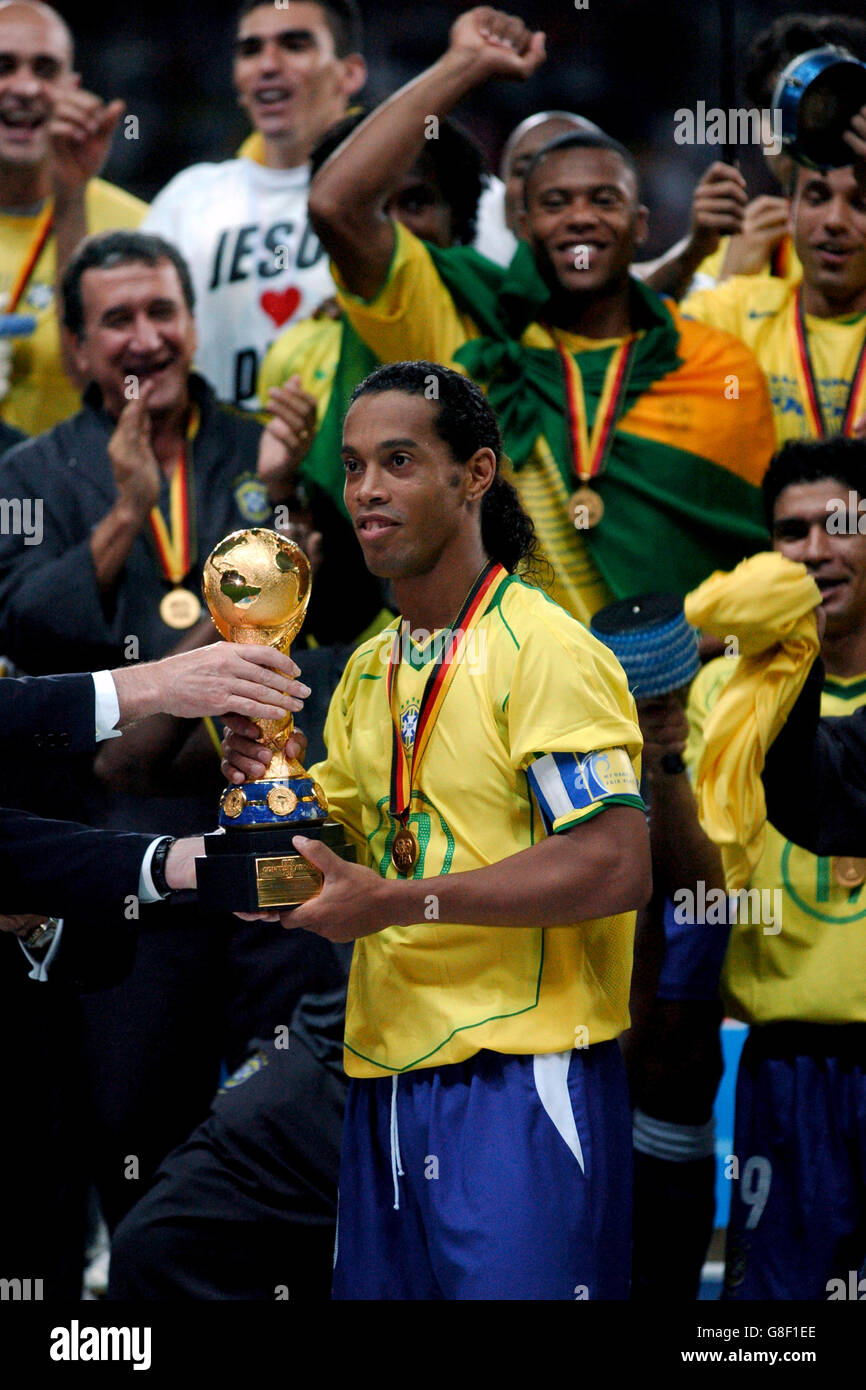 Ronaldinho brazil trophy hi-res stock photography and images - Alamy