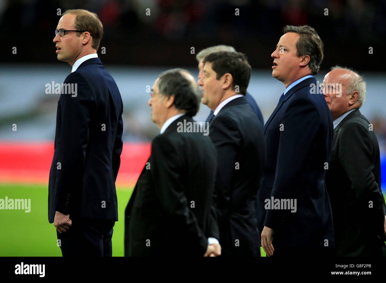 The Duke of Cambridge and Prime Minister David Cameron sing the ...