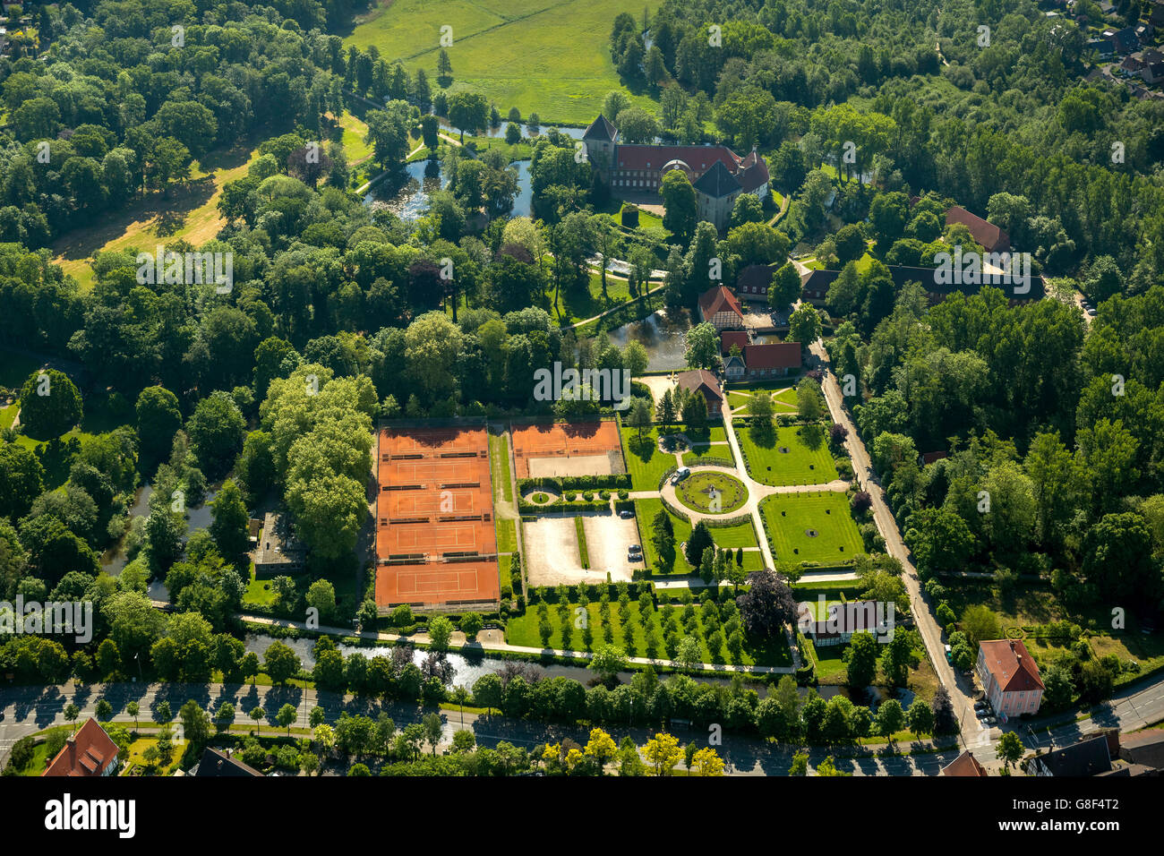 Overview of the rheda castle hi-res stock photography and images - Alamy