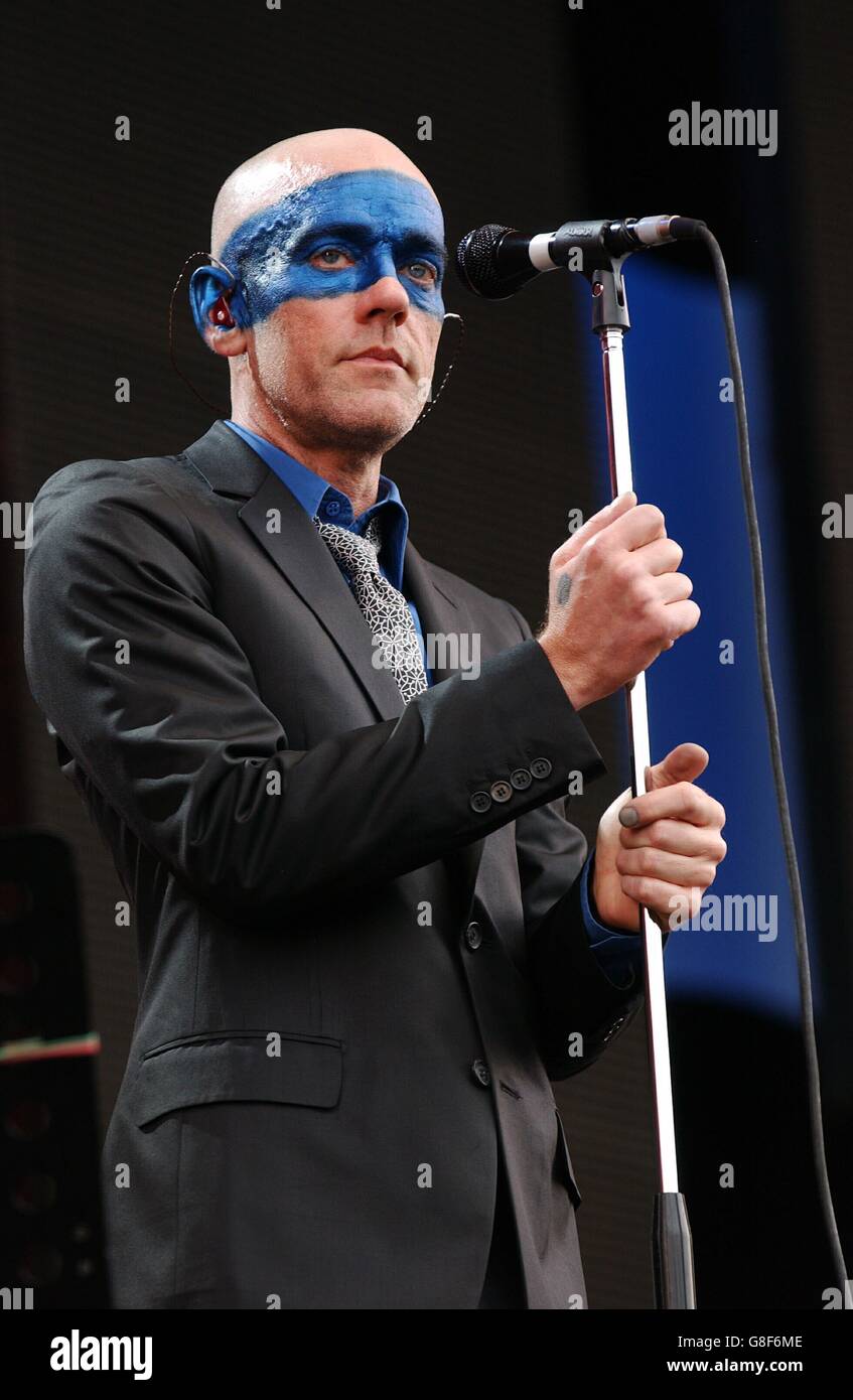 Michael stipe hi-res stock photography and images - Alamy
