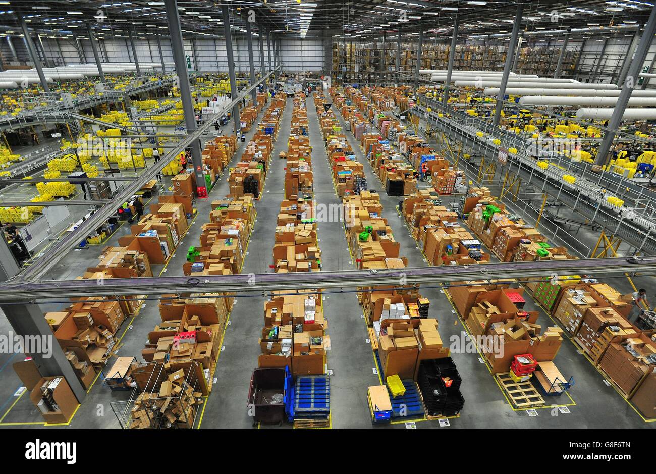 Amazon fulfillment centre Stock Photo - Alamy