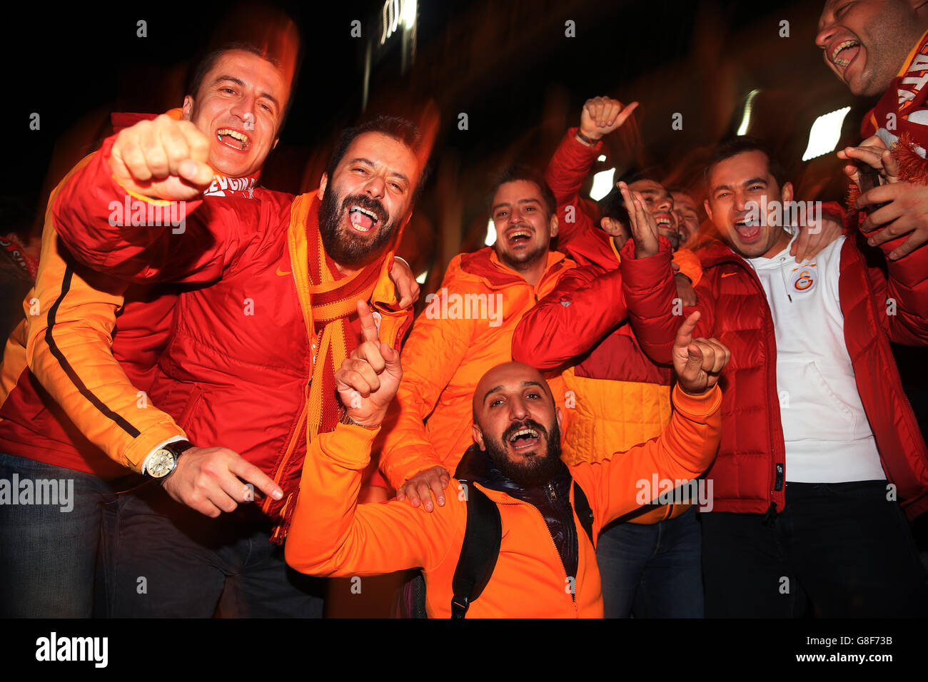 Galatasaray fans hi-res stock photography and images - Alamy