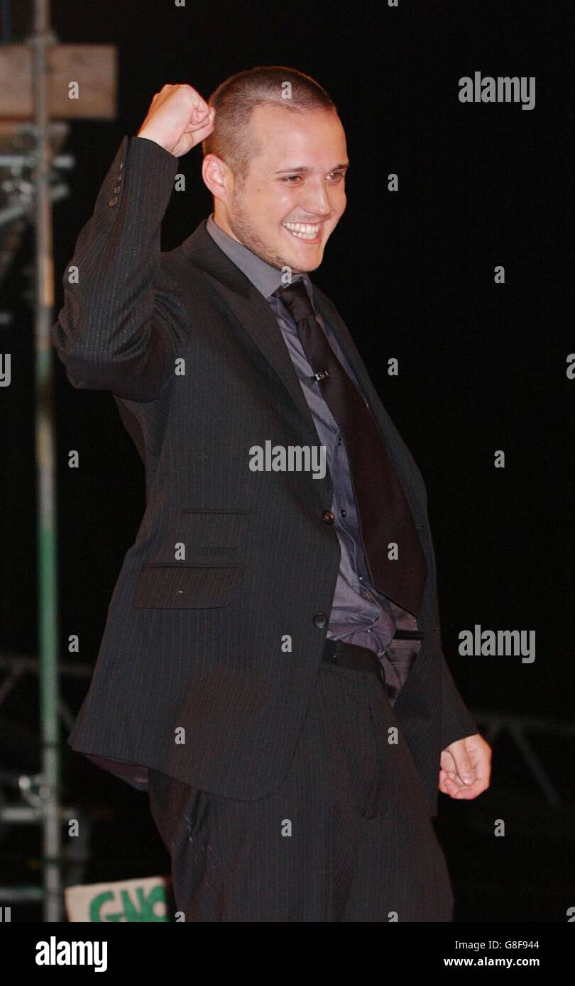 Maxwell leaves the house after becoming the latest eviction Stock Photo ...