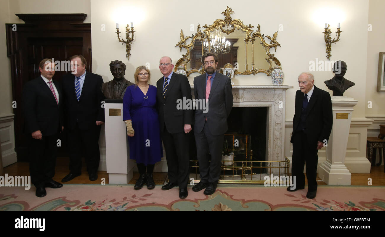 Anglo-Irish Agreement anniversary Stock Photo - Alamy