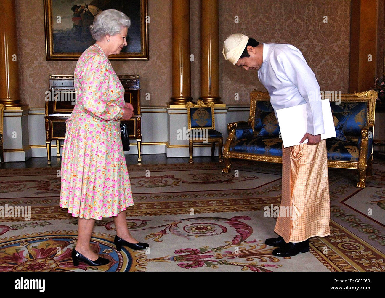 Britains queen elizabeth ii and the ambassador of myanmar hi-res stock ...