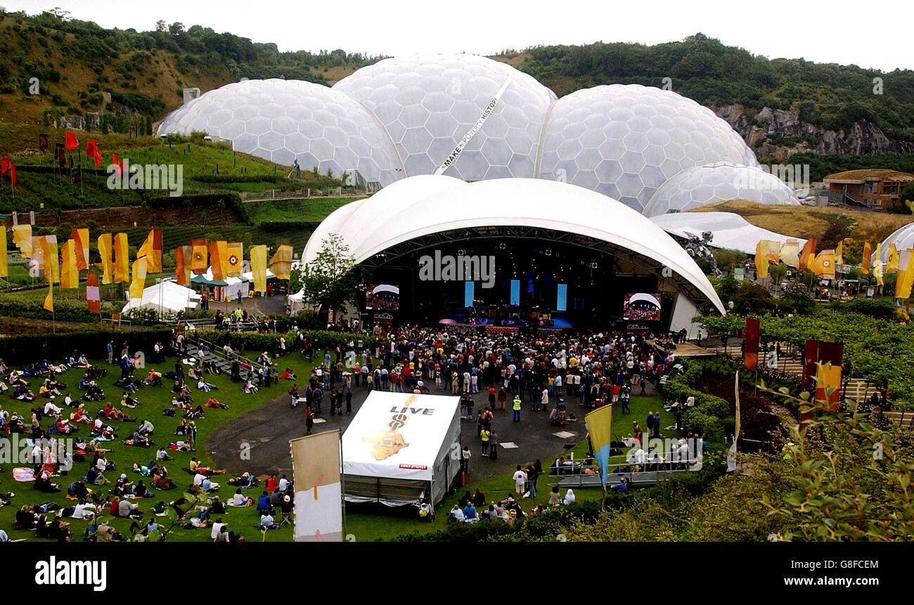 General view of the eden project hi-res stock photography and images ...