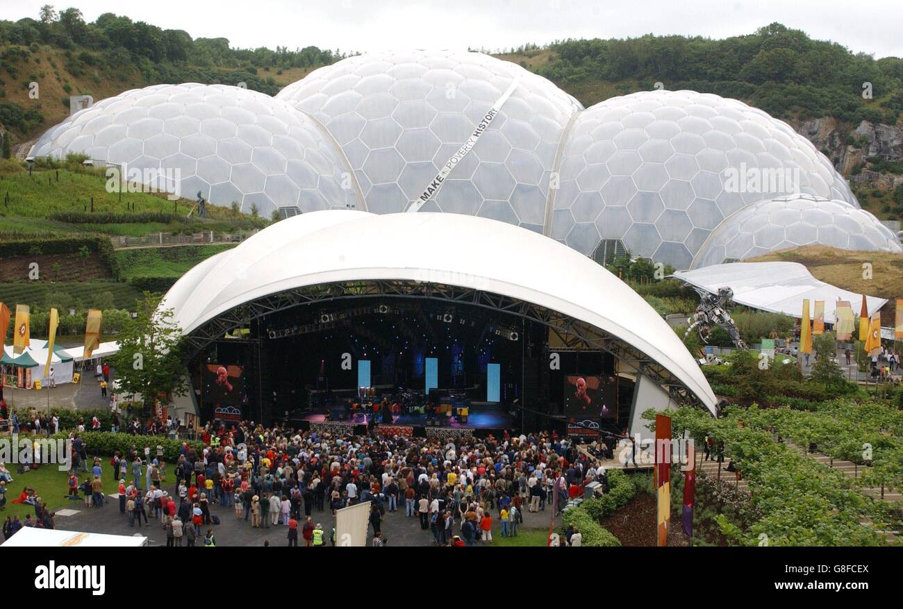 General view of the eden project hi-res stock photography and images ...