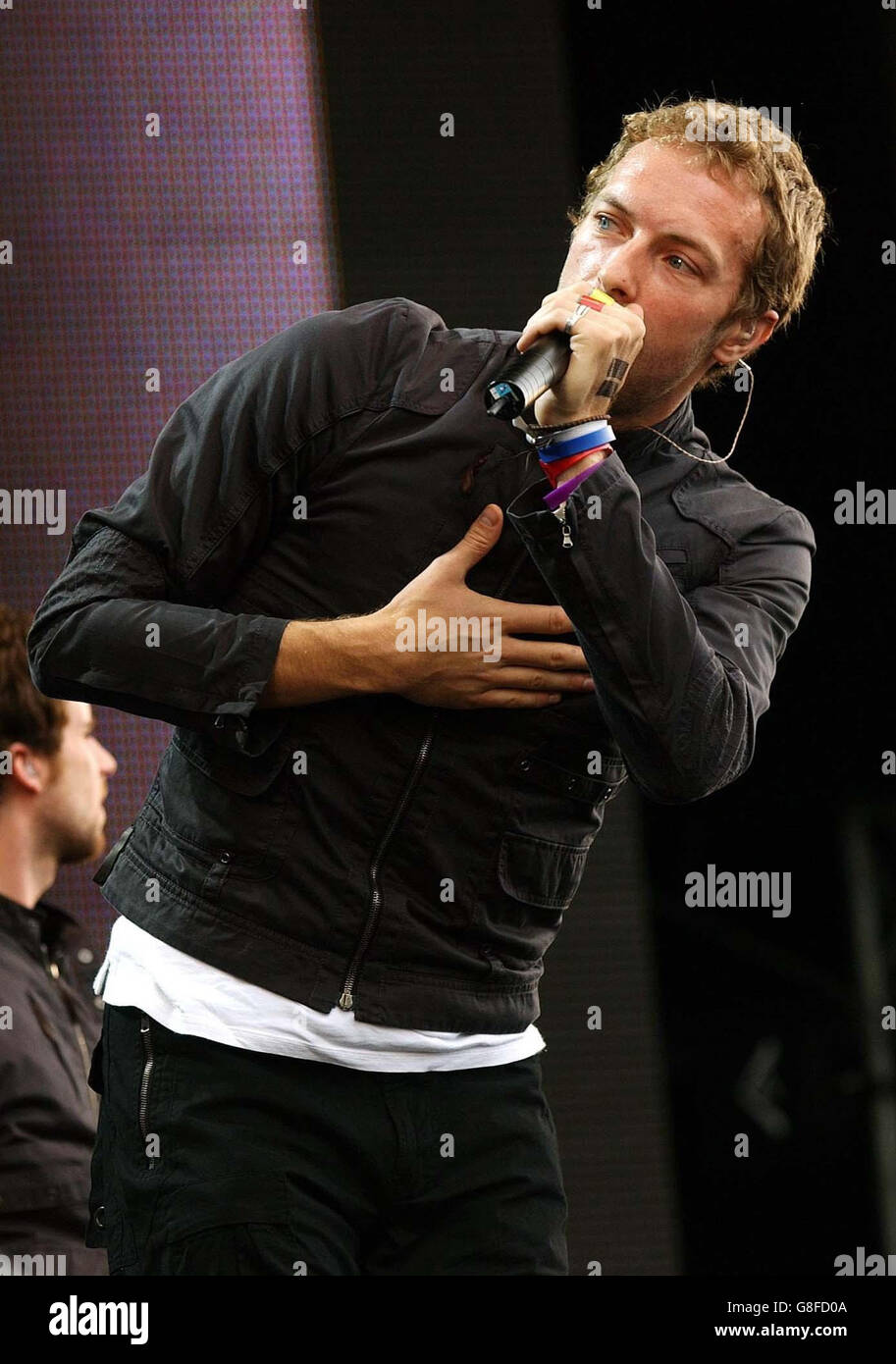 Live8 singing performing celebrity hi-res stock photography and images ...