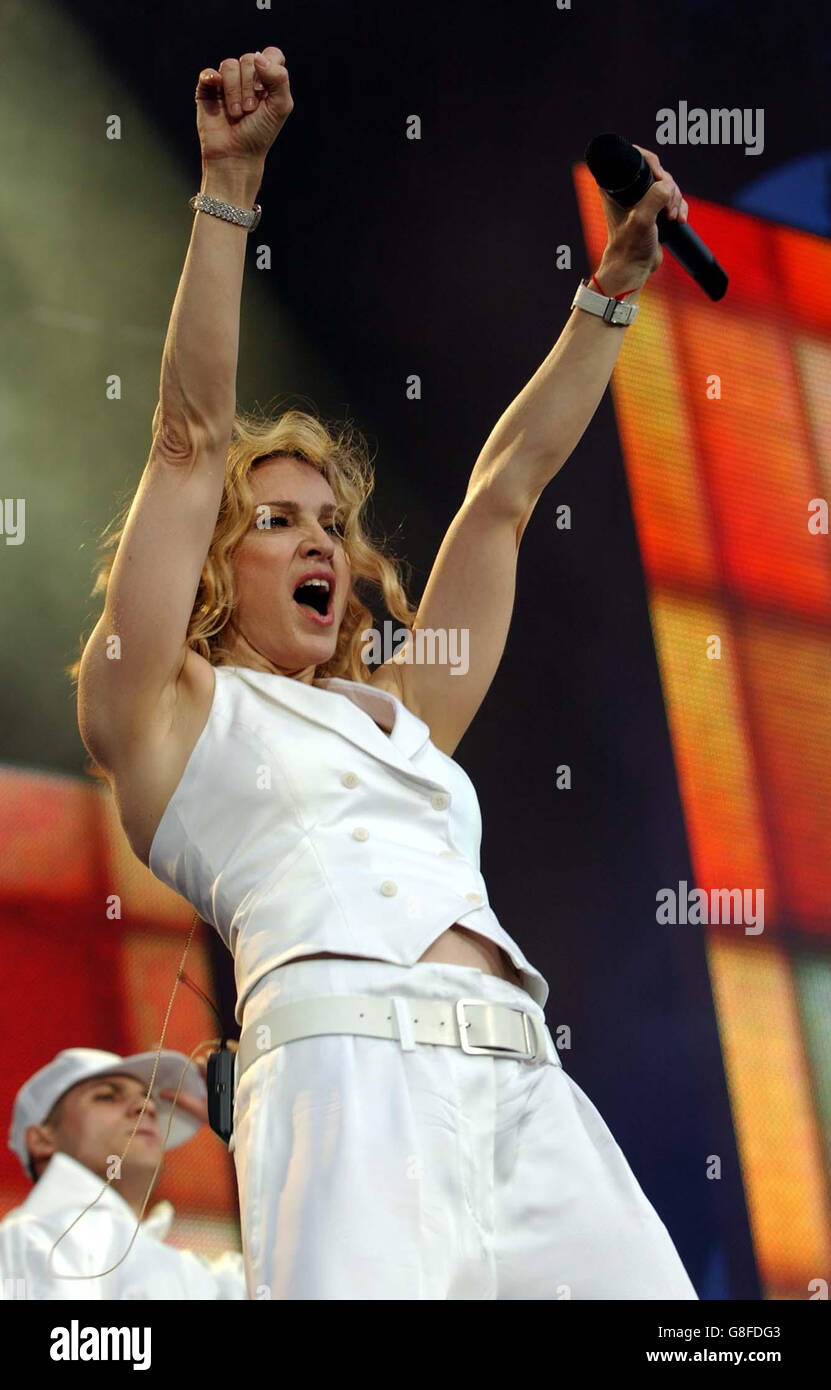 Madonna performing on stage hi-res stock photography and images - Alamy