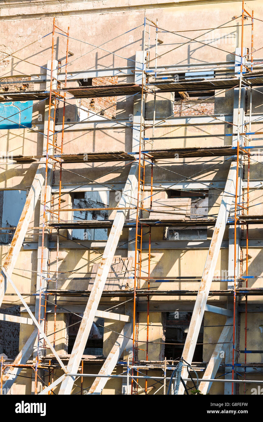 Beams scaffolding hi-res stock photography and images - Alamy