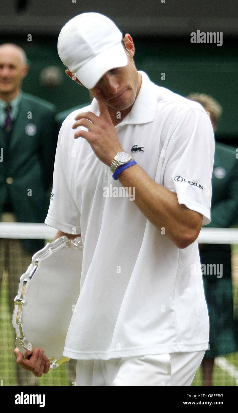 Roger federer crying hi-res stock photography and images - Alamy