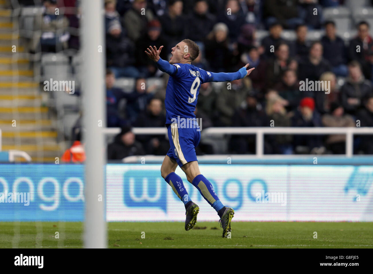 Leicester City's Jamie Vardy celebrates scoring his side's first goal ...