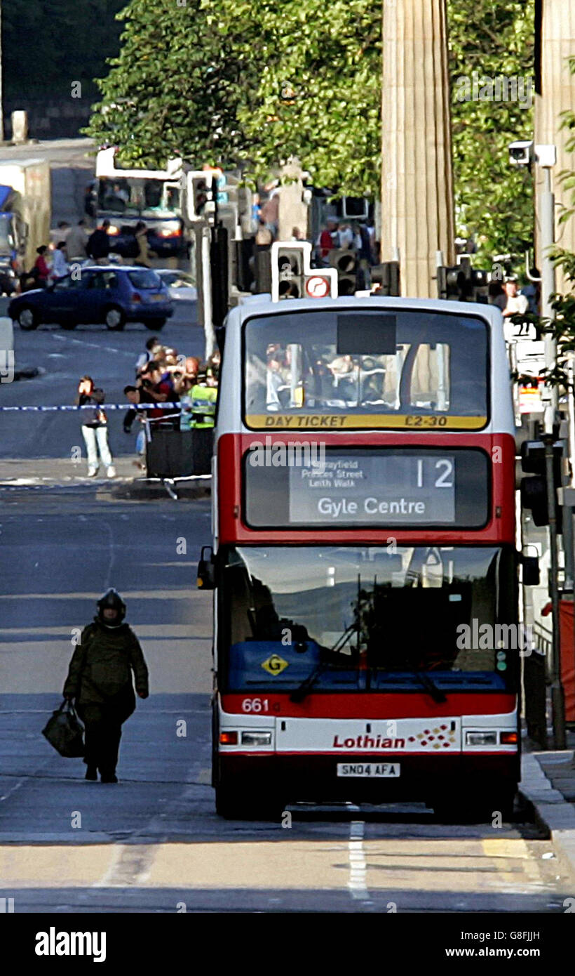Number 12 bus london hi-res stock photography and images - Alamy