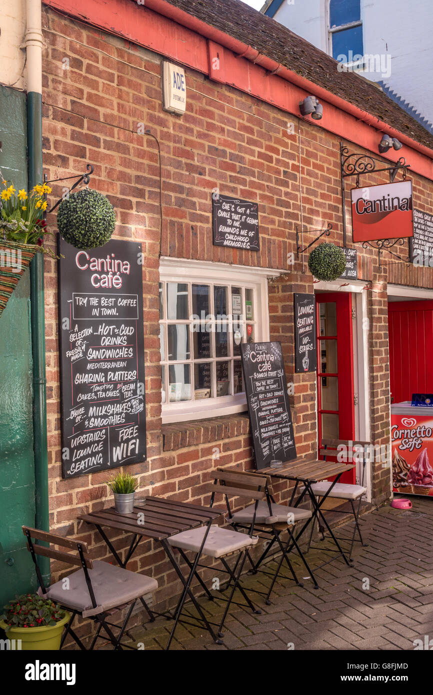 Wimborne town centre hi-res stock photography and images - Alamy