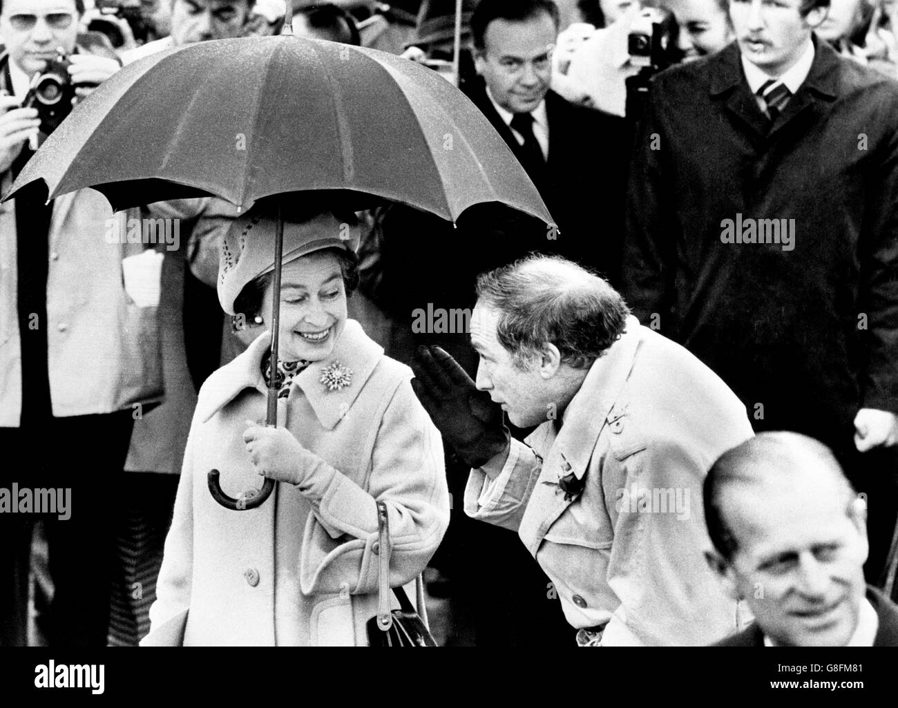 Pierre trudeau queen elizabeth ii Black and White Stock Photos & Images ...