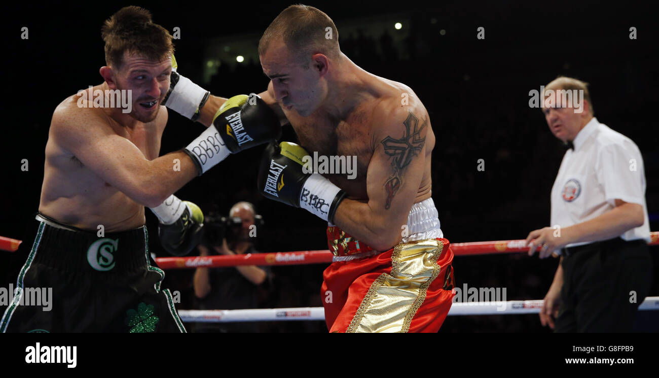 Scott Cardle (left) and Sean Dodd during their British Lightweight ...